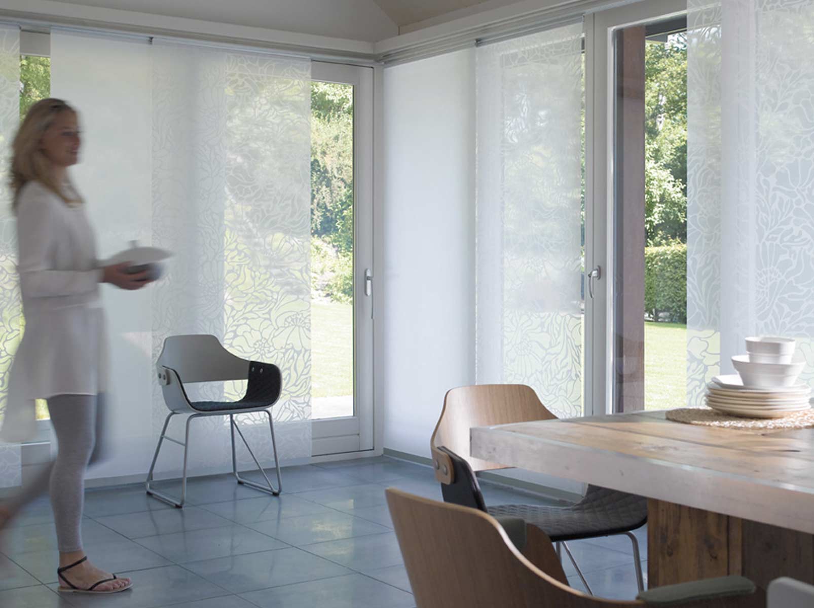 Elegant Sliding Panel Systems for Shading | En Oiko Dimiourgies